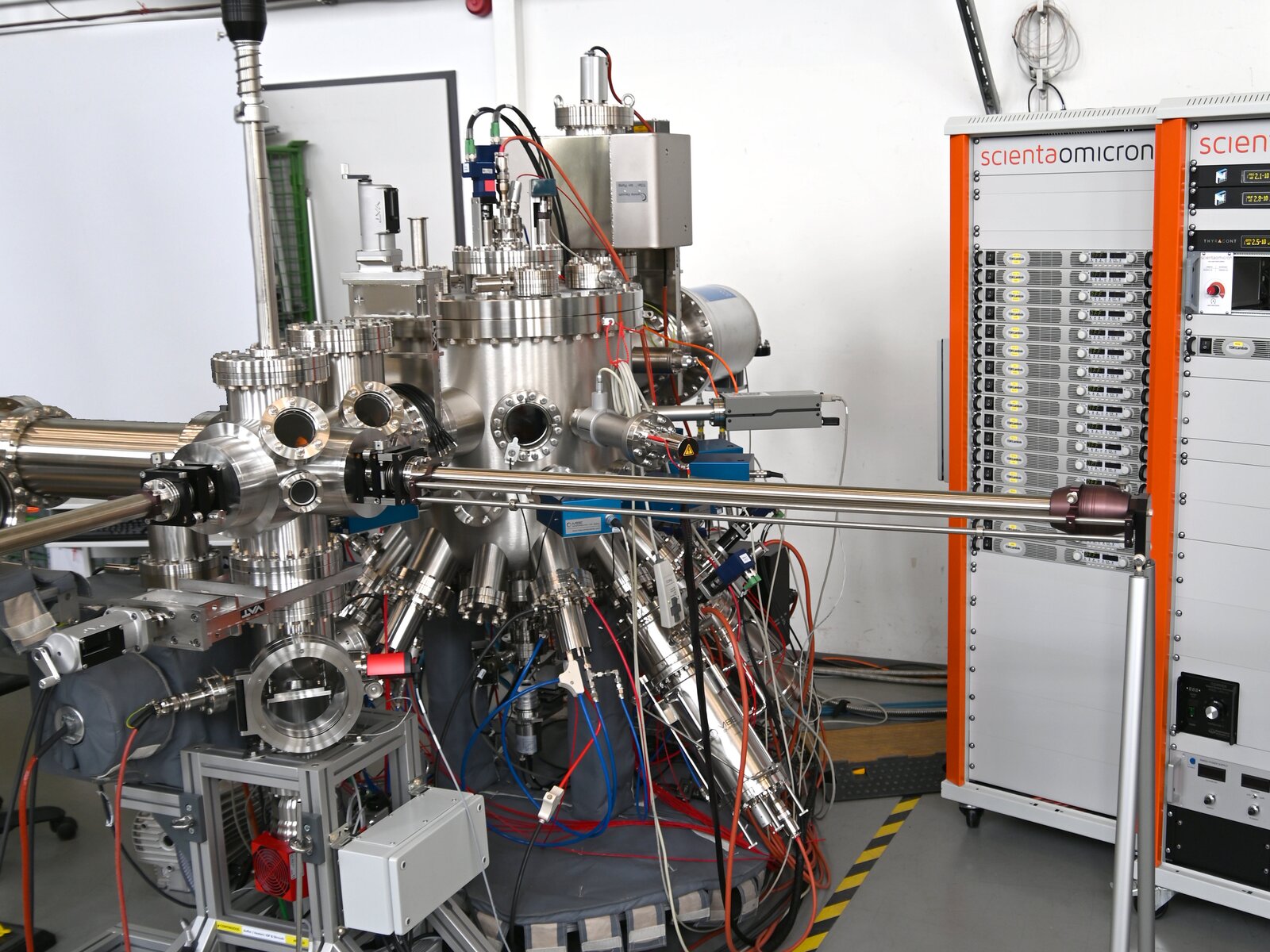 PRO 75/100 MBE Systems - Scienta Omicron